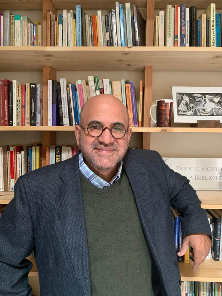 Maymi-Sugranes Named Dean of Western Illinois University Libraries ...