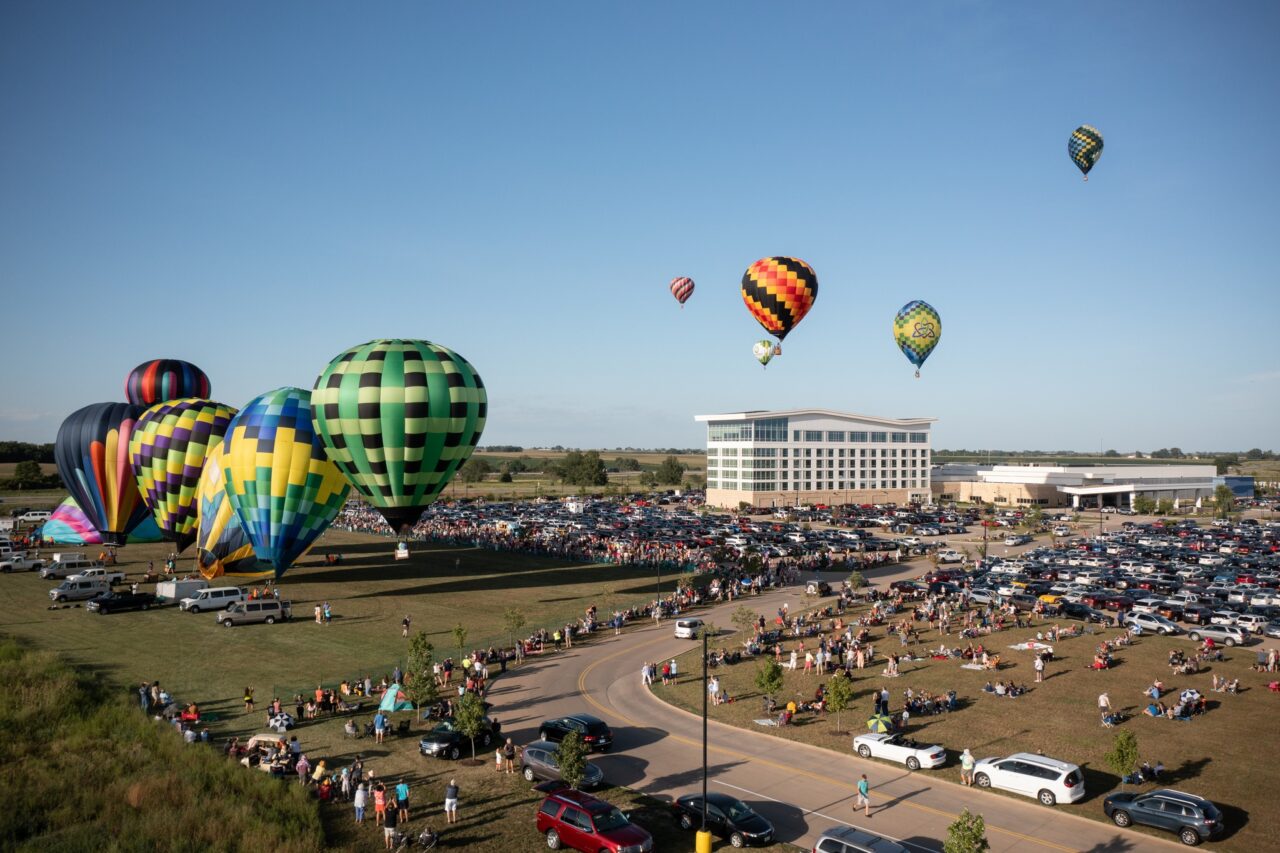 Quad Cities Balloon Fest Flying Into Davenport's Rhythm City Casino ...